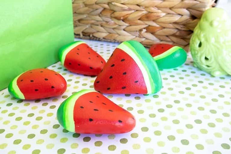 45 Rock Crafts That Will Keep You Busy All Year! (Kids + Adults)