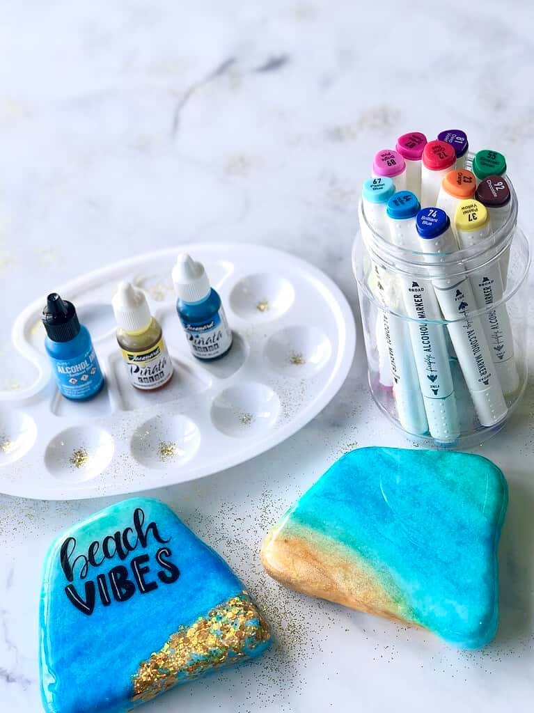 40 Easy Beach Painting Ideas for DIY Home Décor Crafts